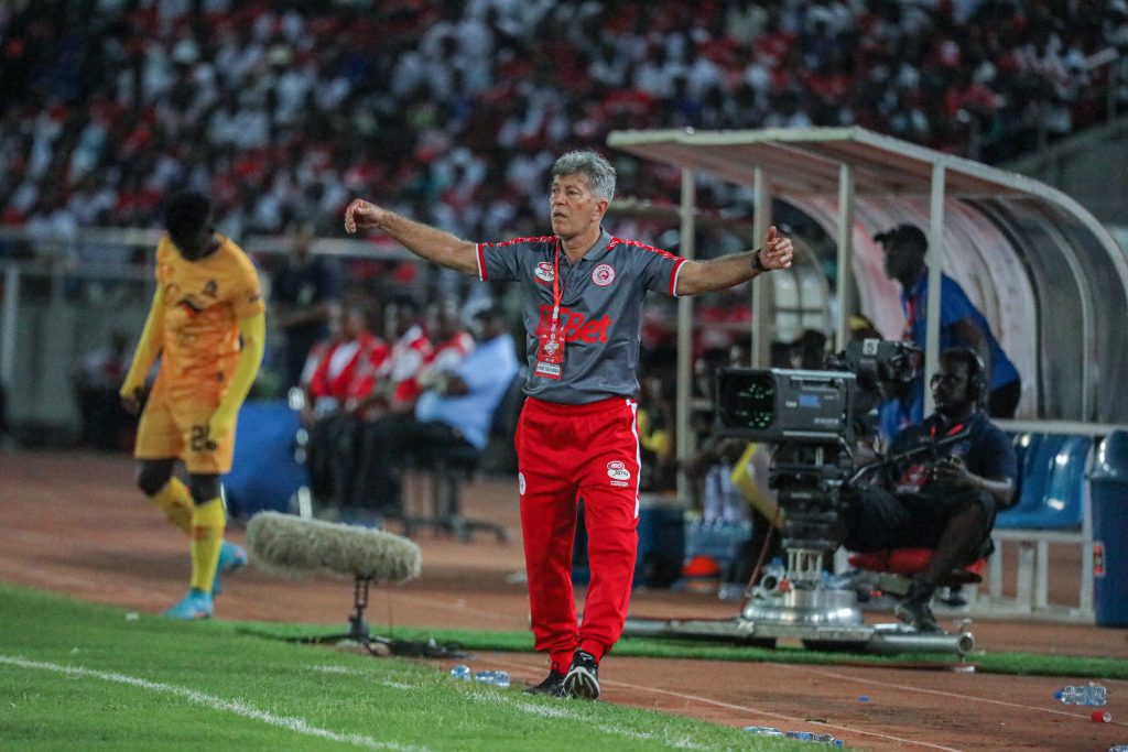 Robertinho atamba kuitoa Al Ahly kwao - Tanzania Leo